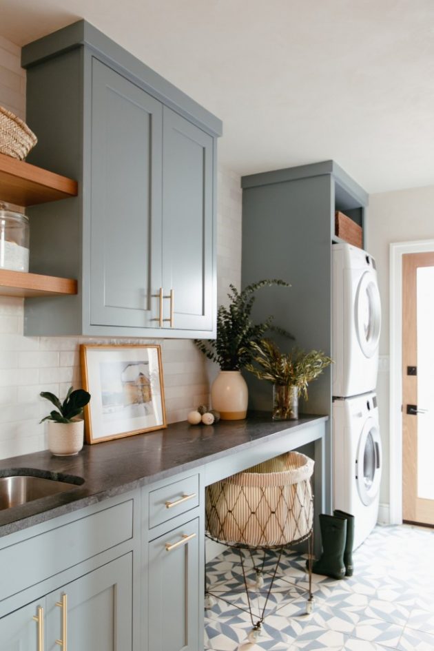 18 Practically Elegant Rustic Laundry Room Interiors