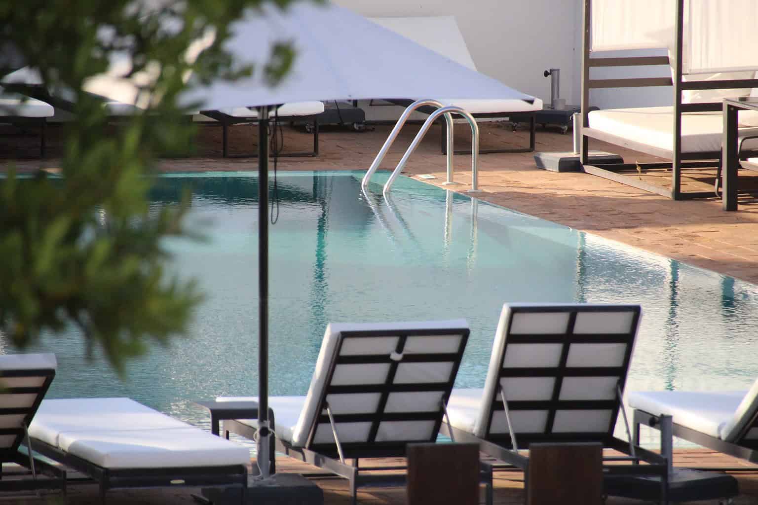 Want A Hotel-Like Experience at Home? Let These 3 Luxury Hotel Pools ...