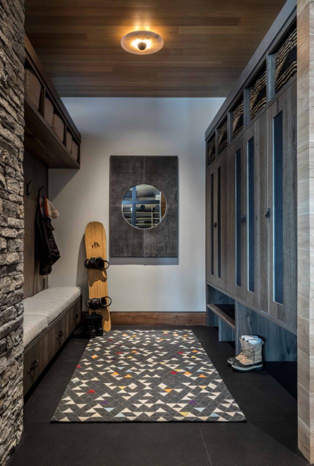 15 Striking Rustic Entry Hall Designs That Won't Fail To Welcome You