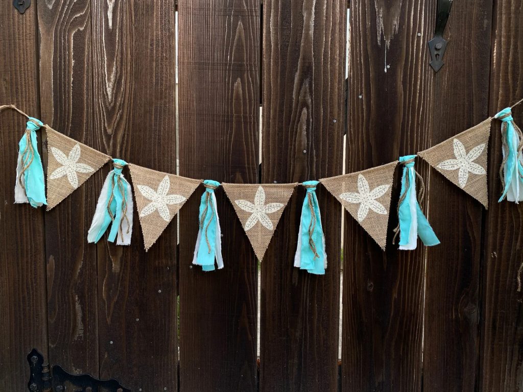 15 Awesome Coastal Garland Designs With Beachy Vibes