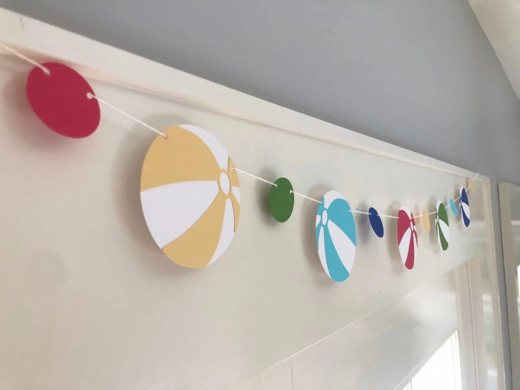 15 Awesome Coastal Garland Designs With Beachy Vibes