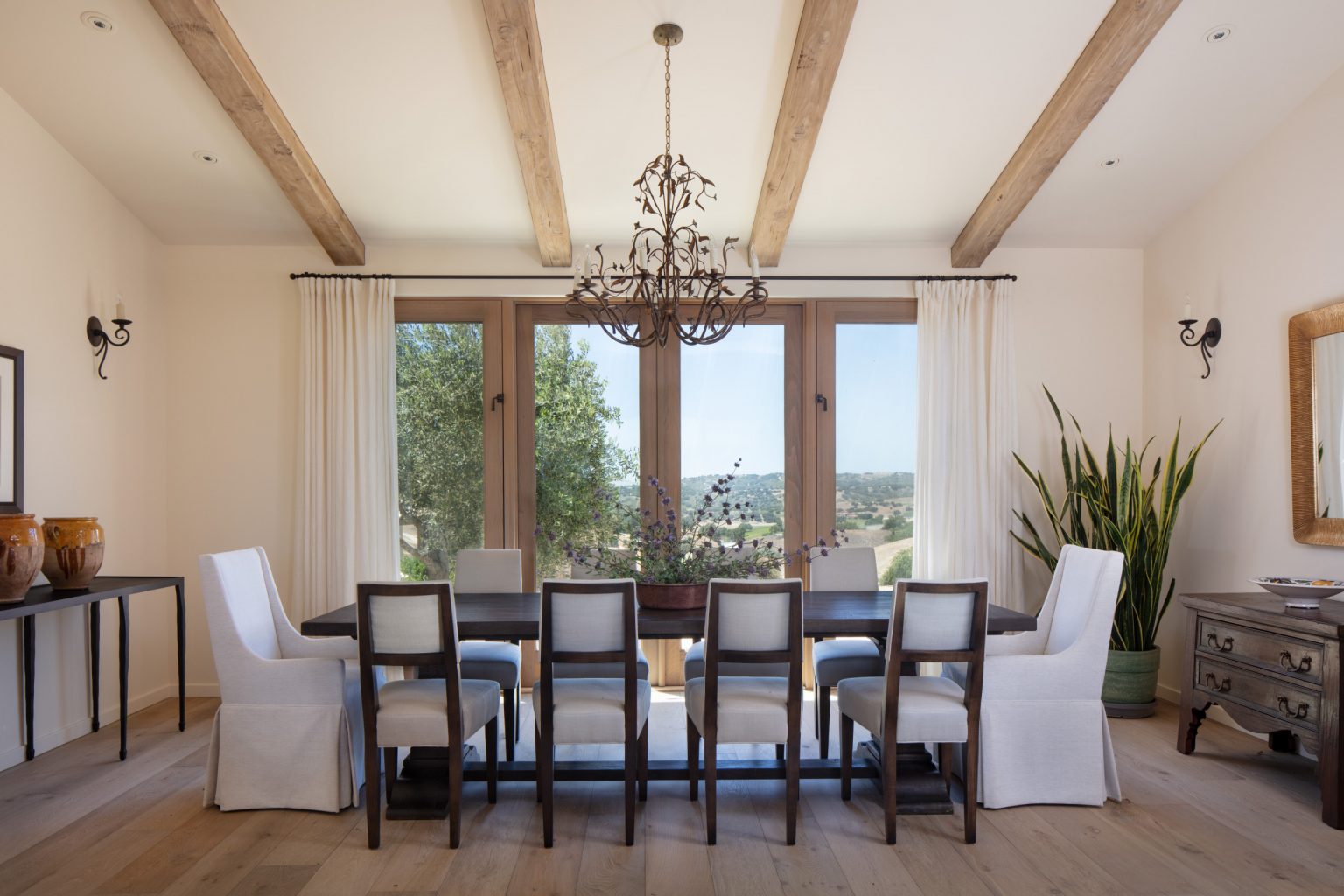 16 Grand Mediterranean Dining Room Designs That Will Leave You In Awe