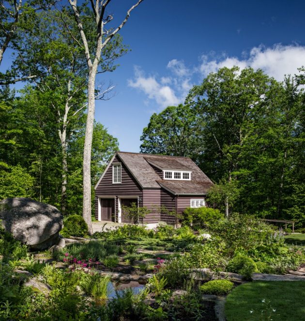 20 Amazing Rustic Garage Exterior Designs That Simply Fit In