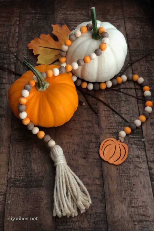 14 Freaky DIY Halloween Garland Projects You Should Try This October