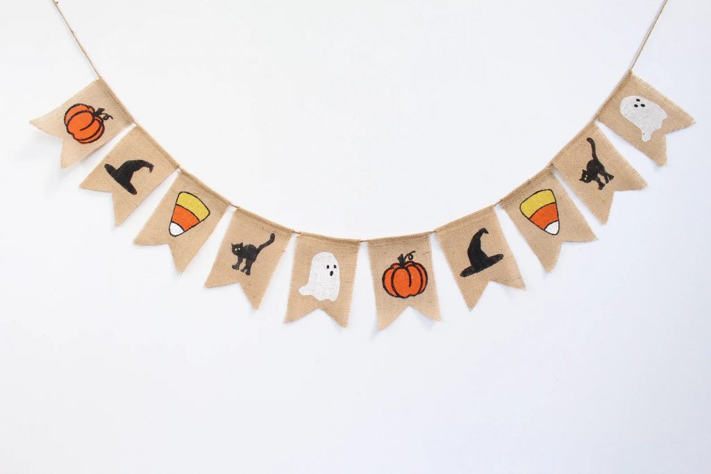 15 Awesome Halloween Banner Designs For A Spooky Touch To Your Décor