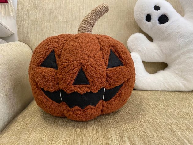 15 Super Spooky Halloween Pillow Designs That You're Going To Adore