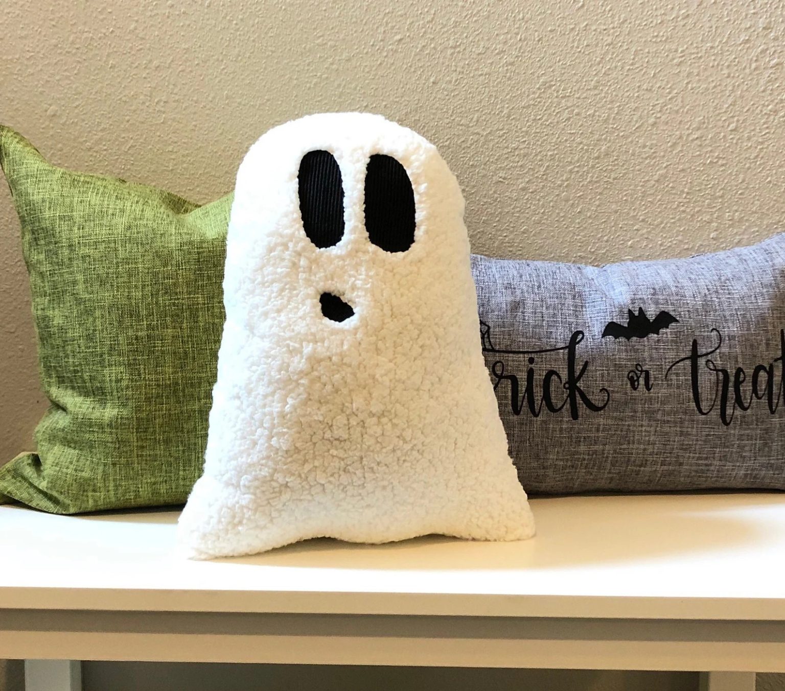 15 Super Spooky Halloween Pillow Designs That You're Going To Adore