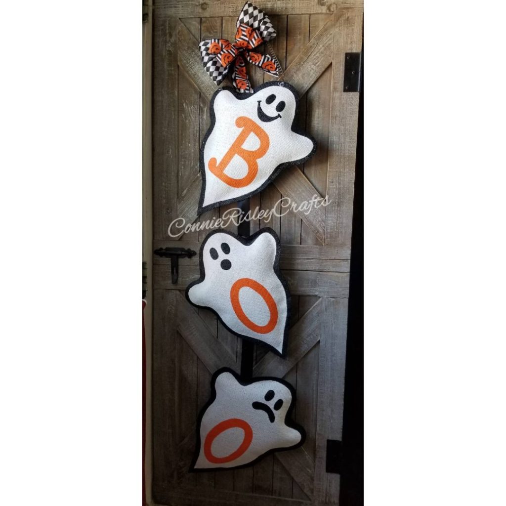 15 Unbelievable Ghost Wreath Designs For Halloween
