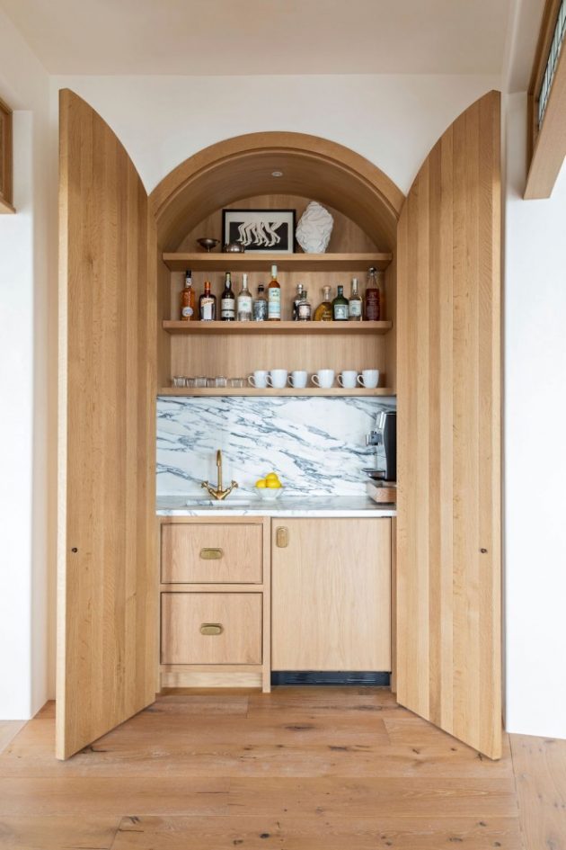 16 Sublime Mediterranean Home Bar Designs You Will Want