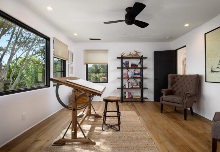 18 Stately Mediterranean Home Office Designs You Won't Want To Leave