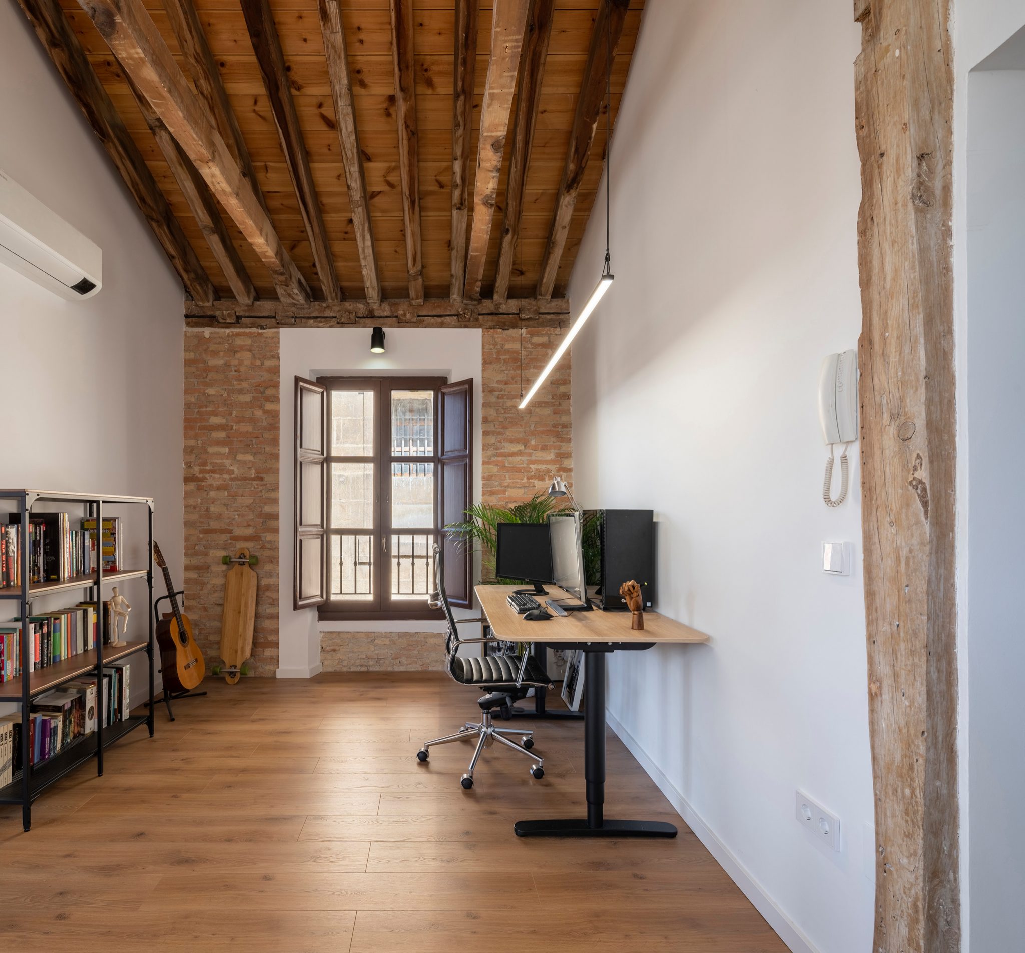 18 Stately Mediterranean Home Office Designs You Won't Want To Leave