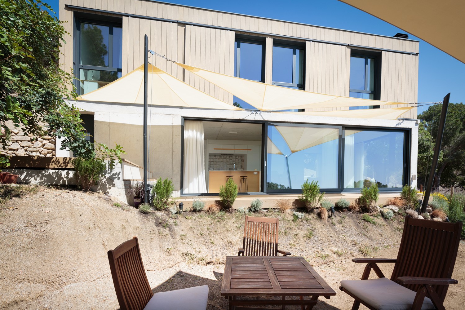 Premiá de Dalt House by ALVMTR + Alejandro Suarez in Barcelona, Spain