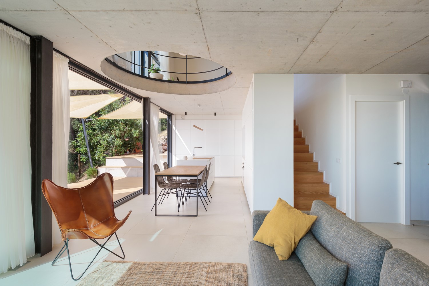 Premiá de Dalt House by ALVMTR + Alejandro Suarez in Barcelona, Spain