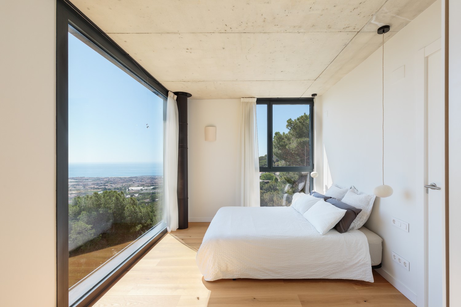 Premiá de Dalt House by ALVMTR + Alejandro Suarez in Barcelona, Spain