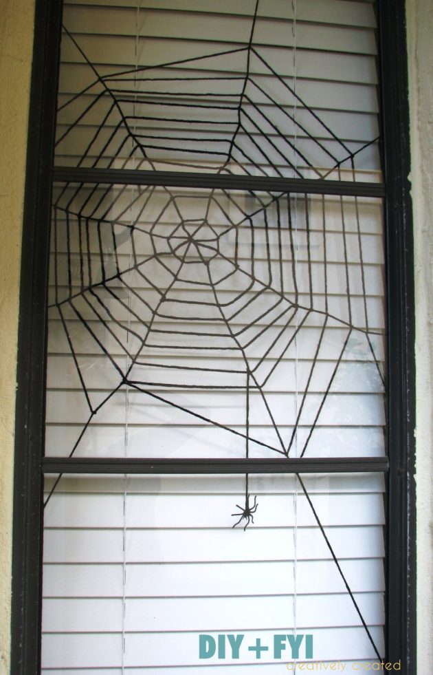 12 Fantastic DIY Halloween Window Décor Ideas