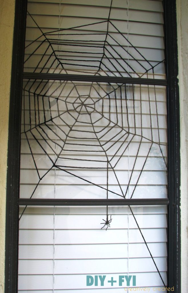 12 Fantastic DIY Halloween Window Décor Ideas