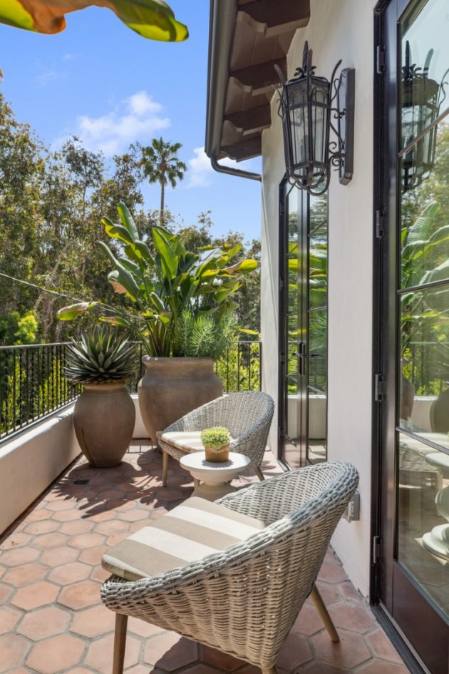 15 Beautiful Mediterranean Balcony Designs Every Home Needs