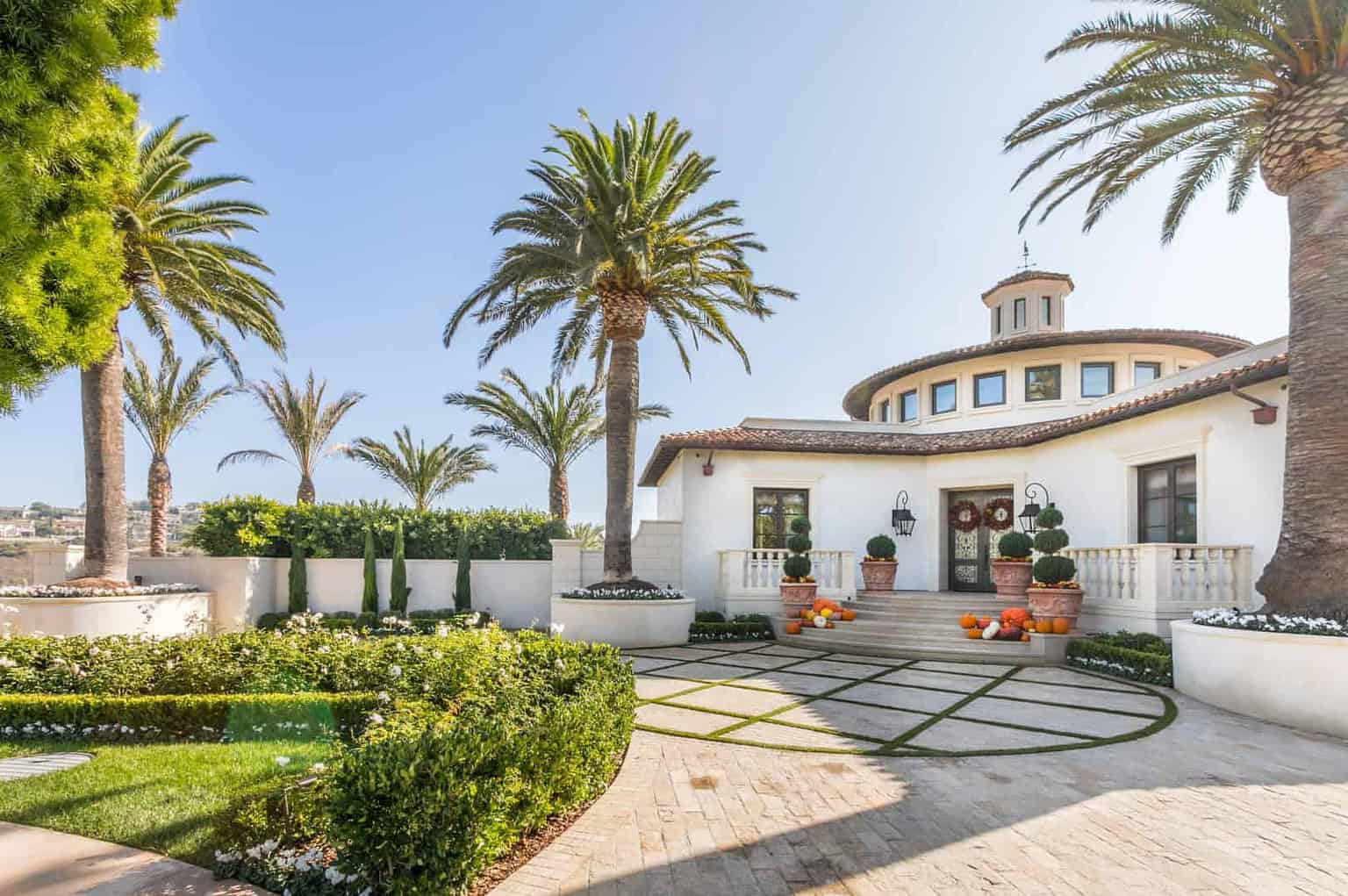 15 Fantastic Mediterranean Landscape Designs That Will Take Your Breath ...