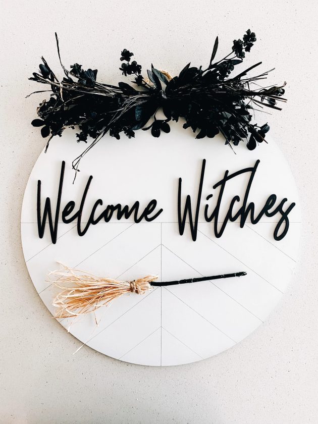 15 Sinister Witch Wreath Designs For Halloween