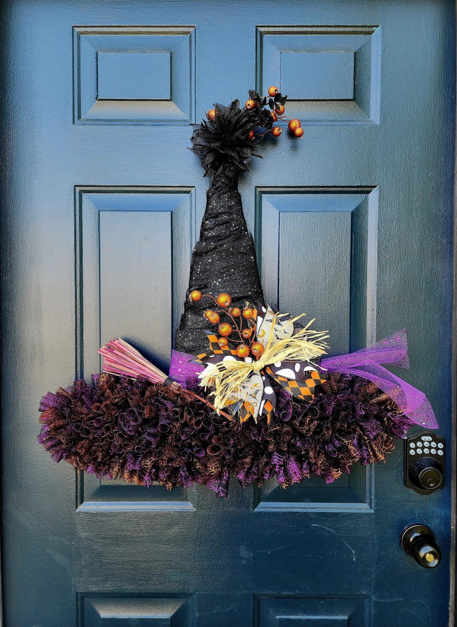 15 Sinister Witch Wreath Designs For Halloween