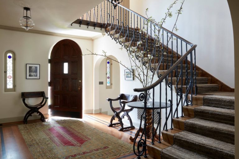 16 Fantastic Mediterranean Entry Hall Designs For A Walm Welcome