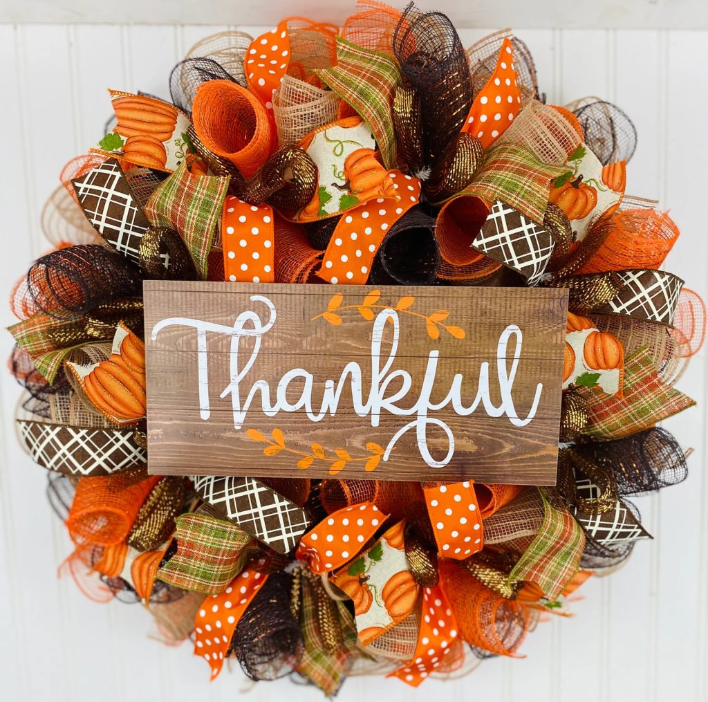 17 Charming Thanksgiving Wreath Designs You Will Love