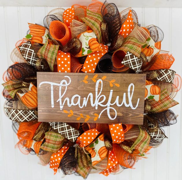17 Charming Thanksgiving Wreath Designs You Will Love