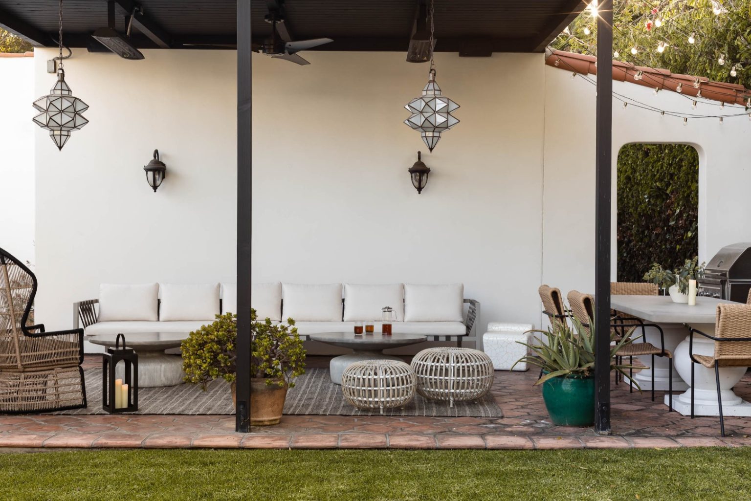 18 Fabulous Mediterranean Patio Designs That Will Feed Your Soul