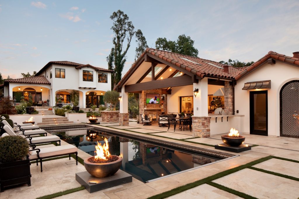 20 Mesmerizing Mediterranean Swimming Pool Designs You Will Obsess Over