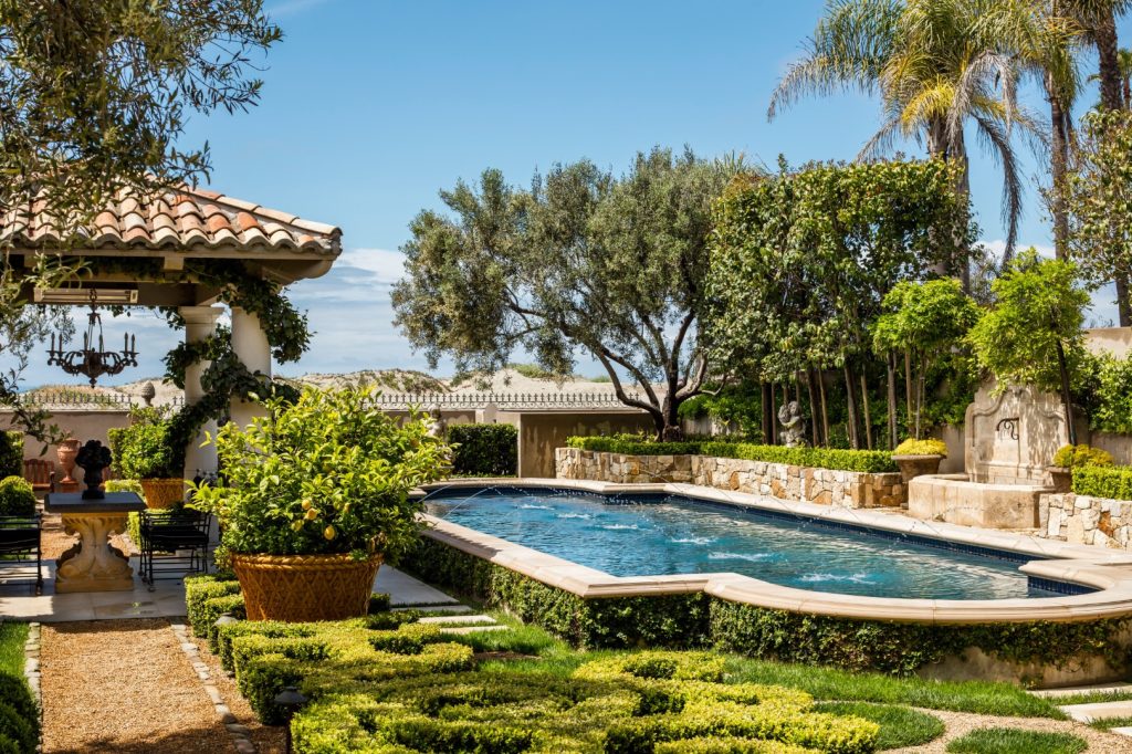 20 Mesmerizing Mediterranean Swimming Pool Designs You Will Obsess Over