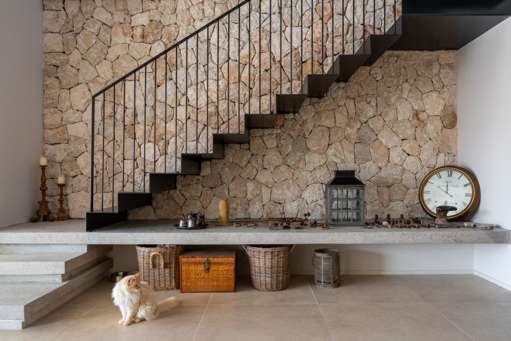 20 Stylish Mediterranean Staircase Designs That Astound With Elegance