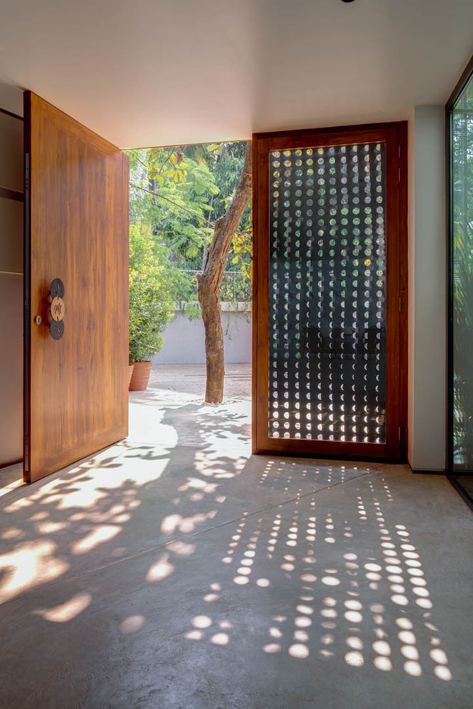 Moon House by SAV Architecture + Design in Siolim, India