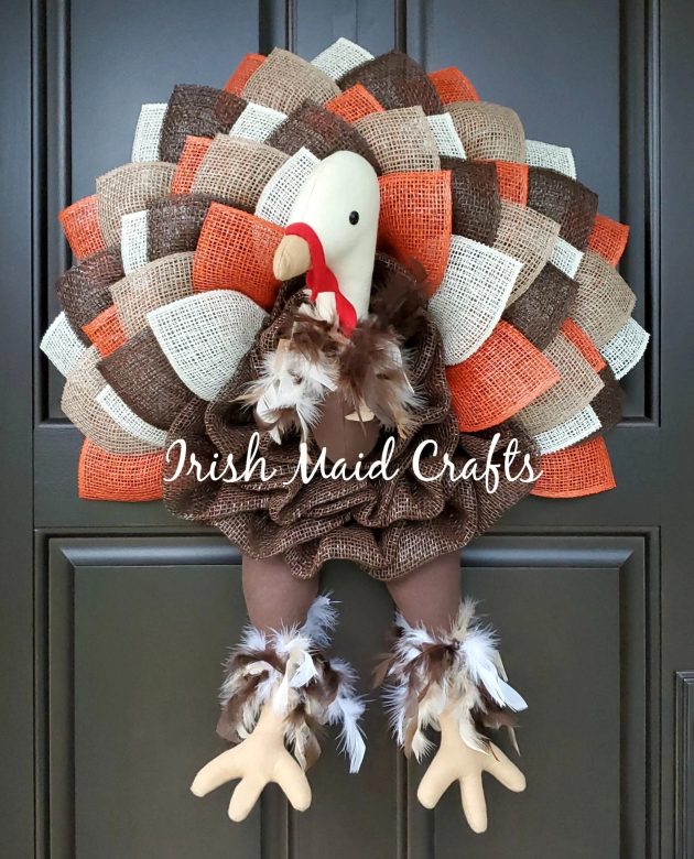 15 Awesome Turkey Door Hanger Designs For Your Thanksgiving Décor