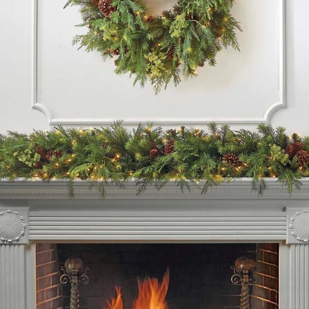 15 Whimsical Christmas Garland Designs You Will Love