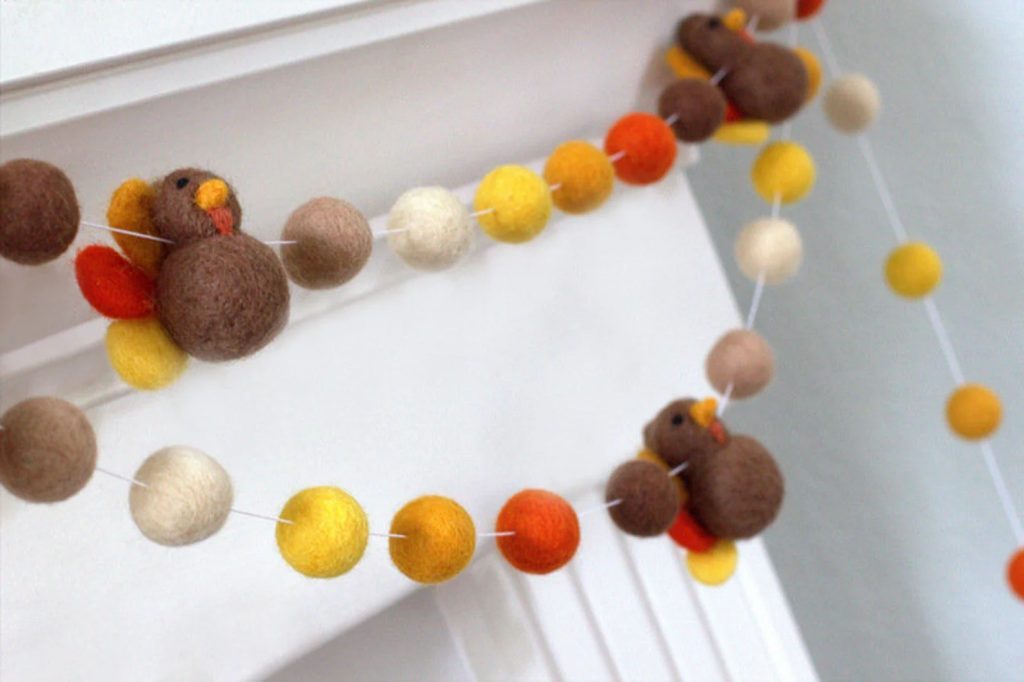 16 Delightful Thanksgiving Garland Designs You Can't Resist