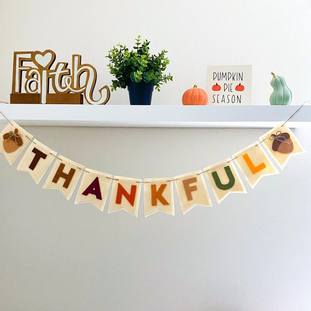 16 Heartwarming Thanksgiving Banner Designs You Must See