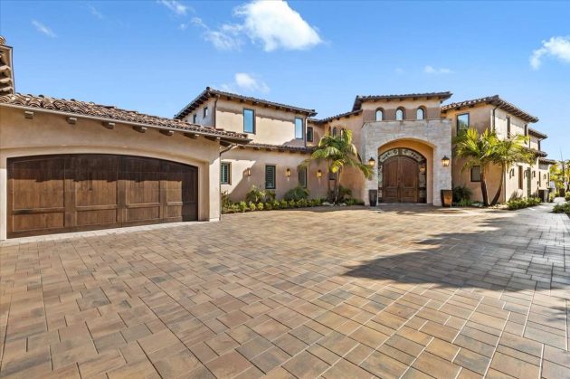 18 Brilliant Mediterranean Garage Designs For Your Inspiration