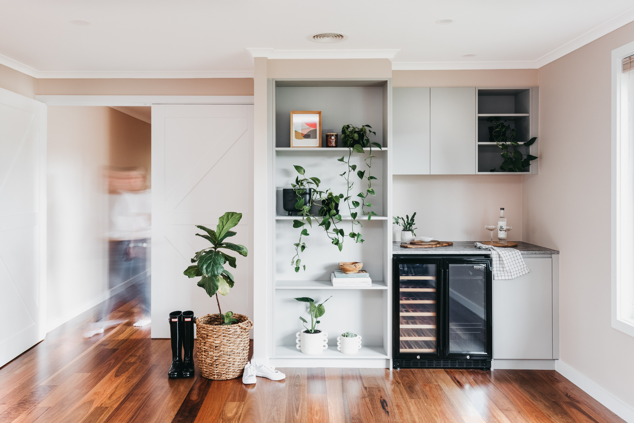 15 Compact Scandinavian Home Bar Designs That Integrate With Style