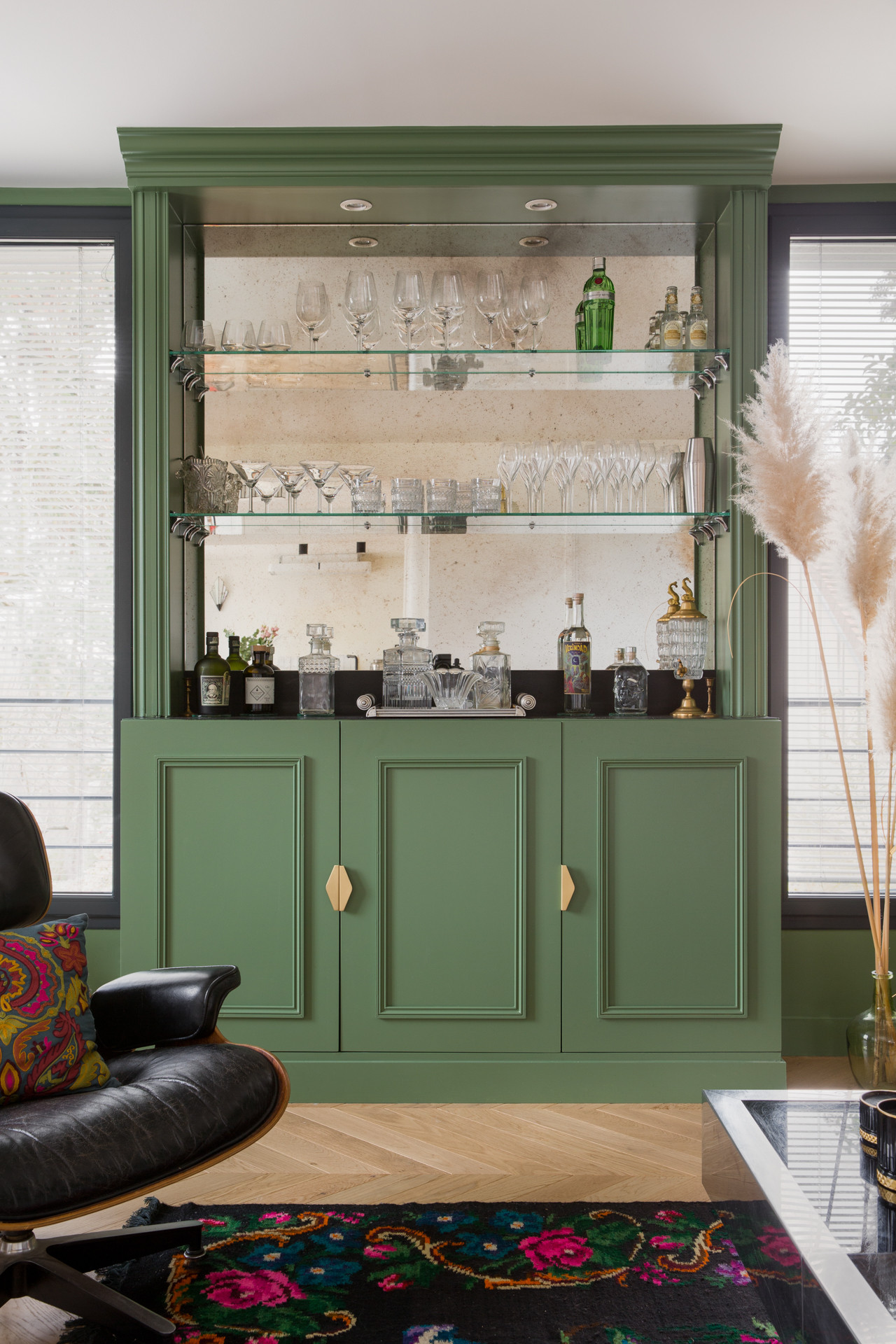 15 Compact Scandinavian Home Bar Designs That Integrate With Style