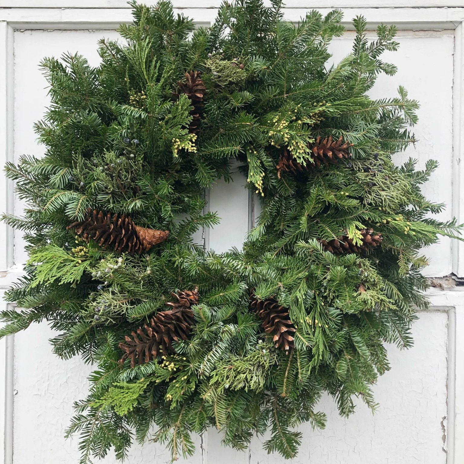 15 Natural Christmas Wreath Ideas Perfect For This Winter