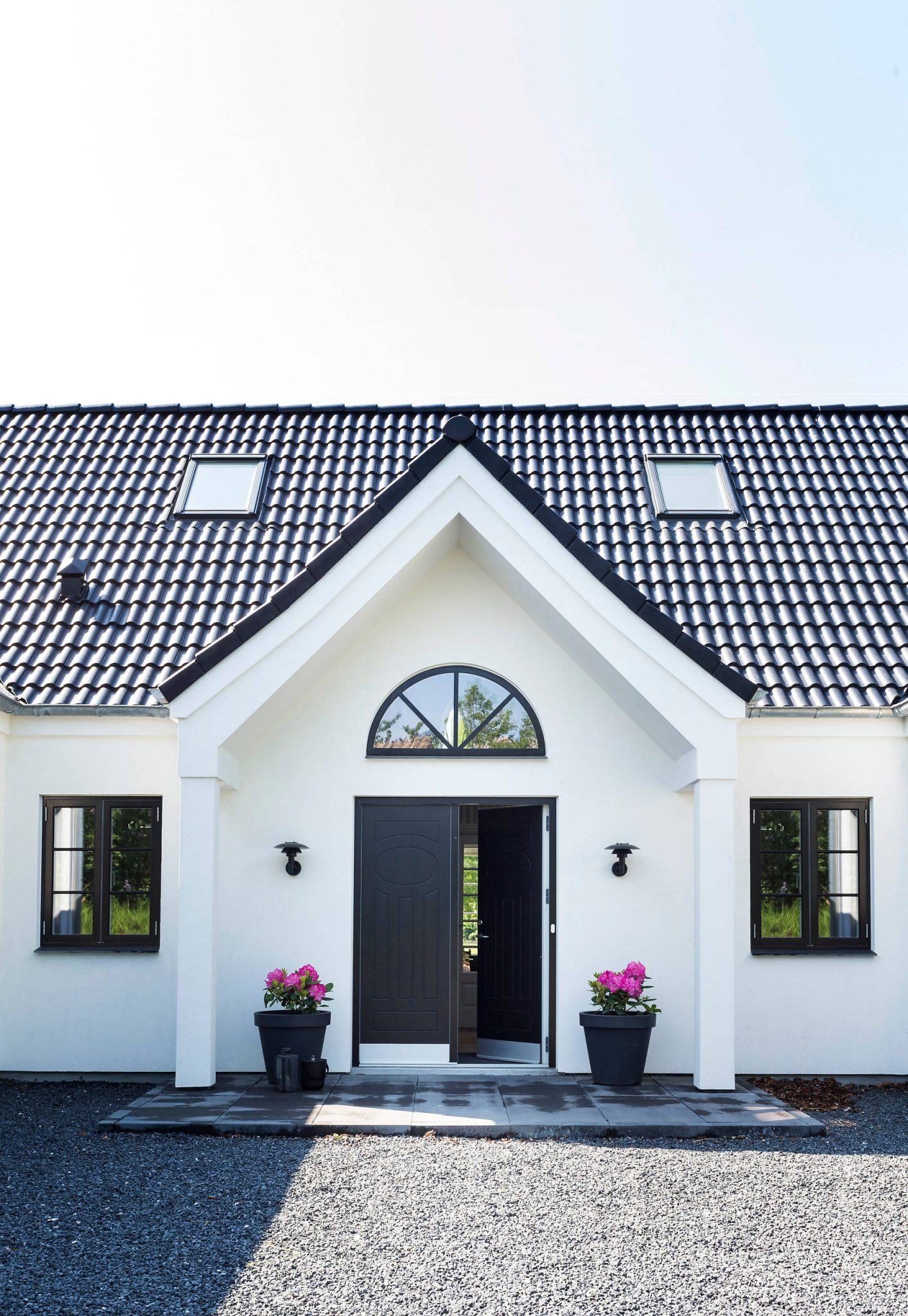 16 Beautiful Scandinavian Entrance Designs For Your New Home