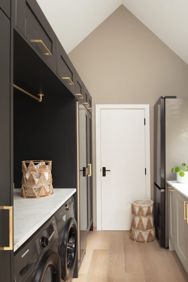 16 Practically Elegant Scandinavian Laundry Room Interior Designs