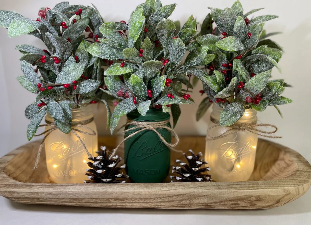 18 Fantastic Christmas Mason Jar Decorations For Your Table Décor