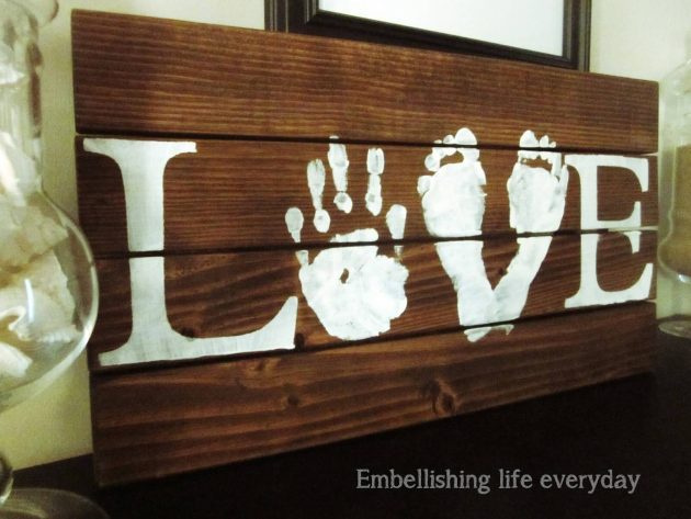 16 Adorable DIY Rustic Love Sign Projects For Valentine's Day