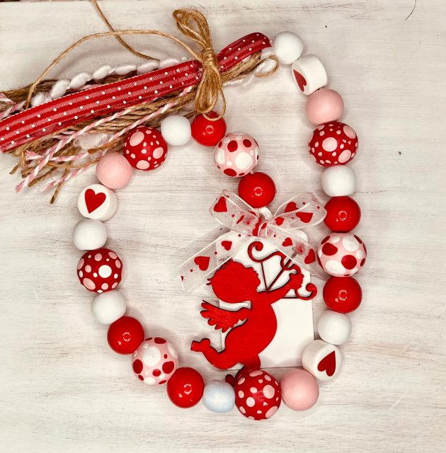 16 Creative Valentine's Day Garland Designs Full of Love