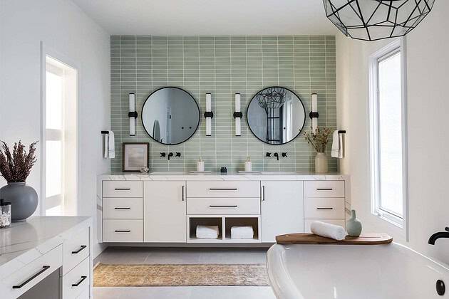 17 Transitional Bathroom Designs: A Blend of Traditional and Modern Styles