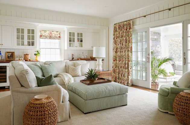 15 Transitional Family Room Designs That Balance Comfort and Style