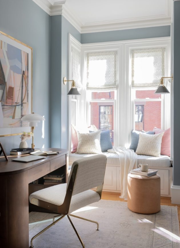 18 Transitional Home Office Designs for a Chic and Functional Workspace