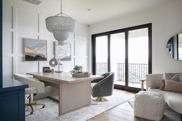 18 Transitional Home Office Designs for a Chic and Functional Workspace