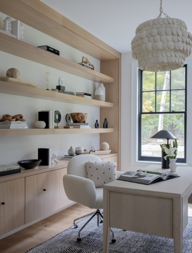 18 Transitional Home Office Designs for a Chic and Functional Workspace